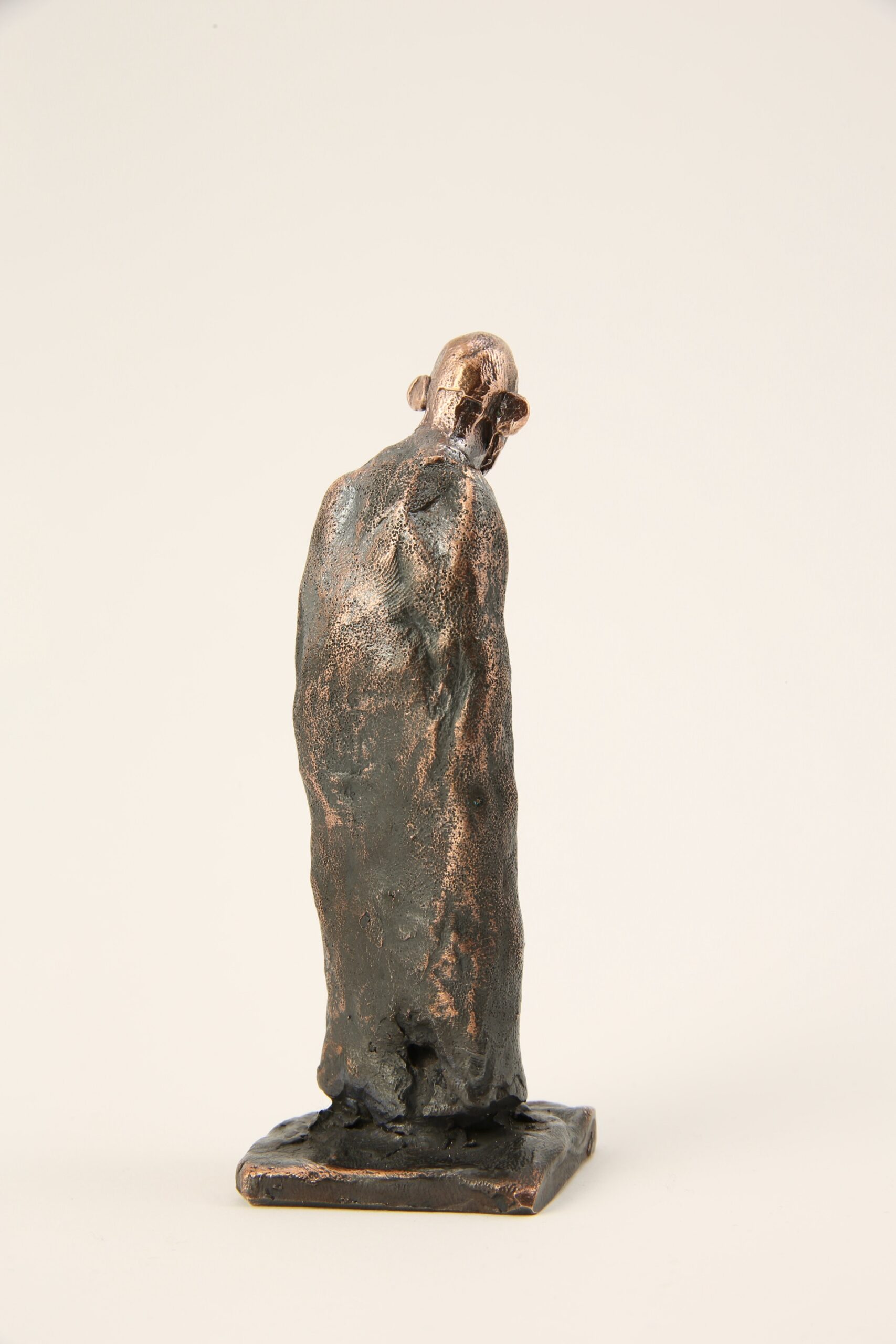 Gammel knag - bronzefigur - Bronzeskulpturer